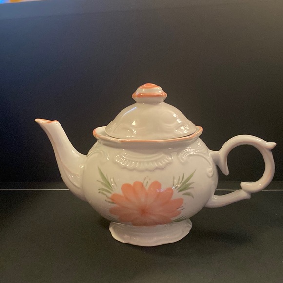 Kitchen | Vintage Porcelain Pink Floral Teapot | Poshmark